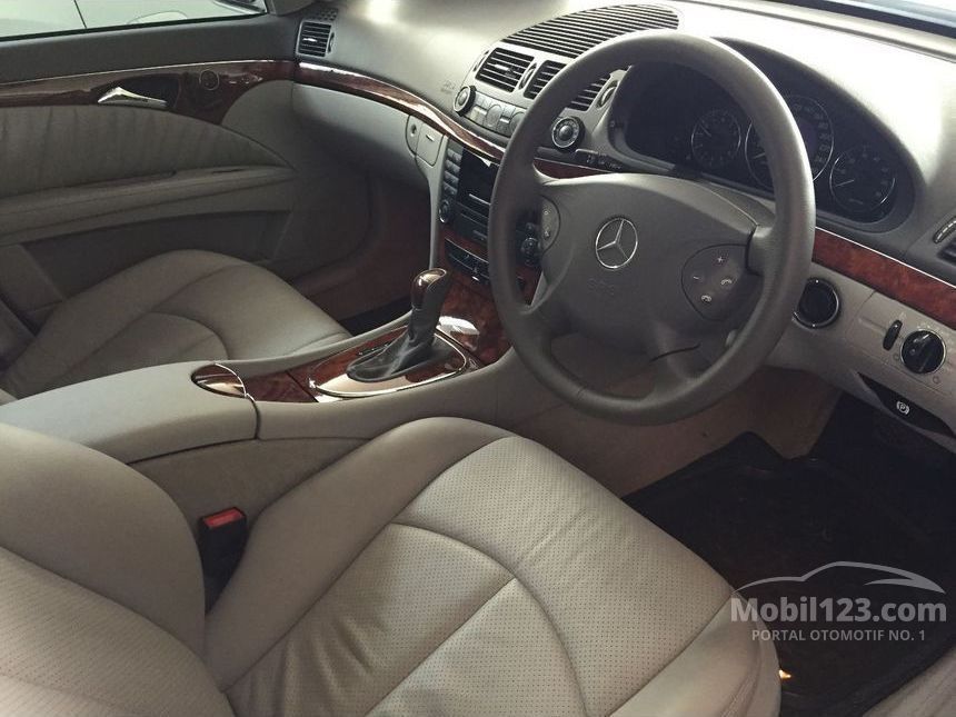 Jual Mobil Mercedes-Benz E260 2004 E260 2.6 di DKI Jakarta Automatic ...