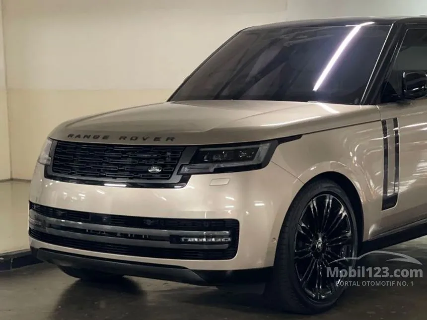 Jual Mobil Land Rover Range Rover 2022 P400 Autobiography MHEV LWB 3.0 ...
