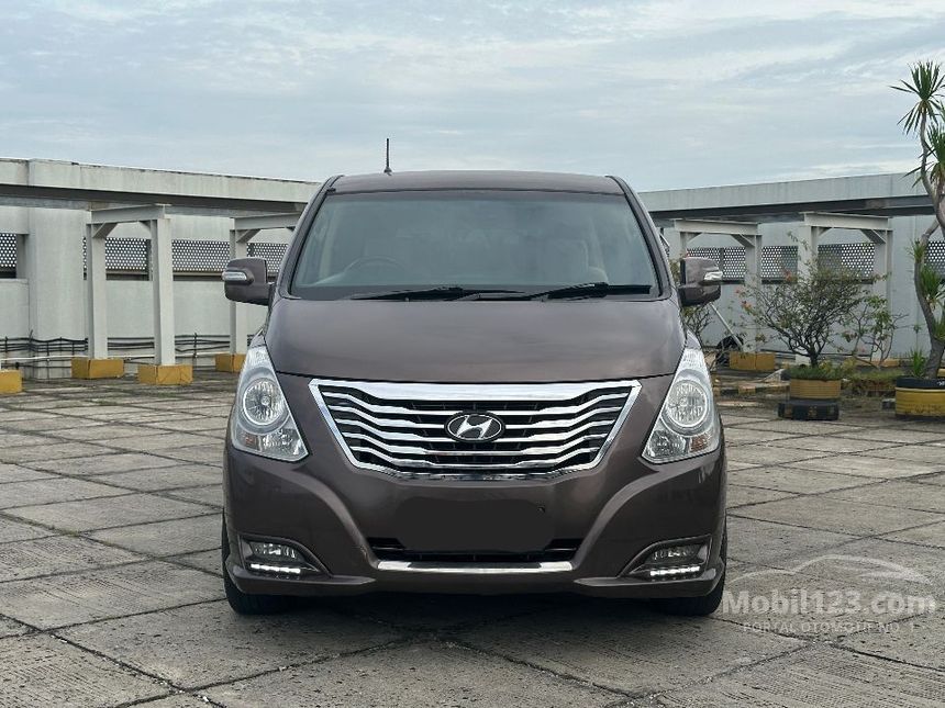 Jual Mobil Hyundai H-1 2014 Royale 2.5 di Jawa Barat Automatic MPV ...