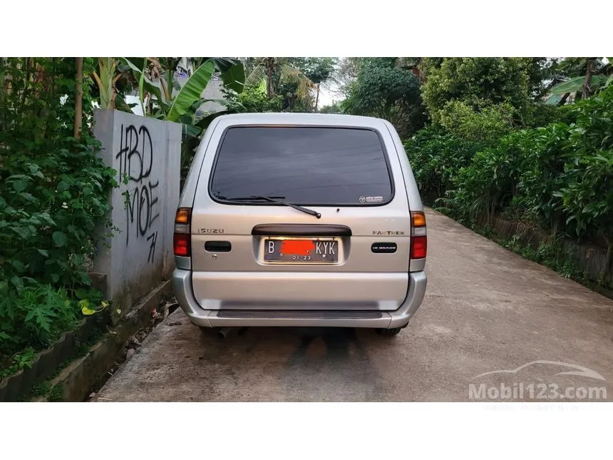 Jual Mobil Isuzu Panther 2001 LS Hi Grade 2.5 di Jawa Barat Automatic ...