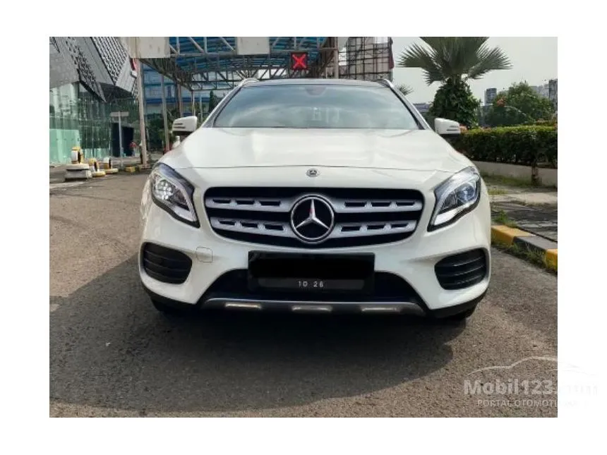 Jual Mobil Mercedes-Benz GLA200 2017 AMG 1.6 di DKI Jakarta Automatic ...